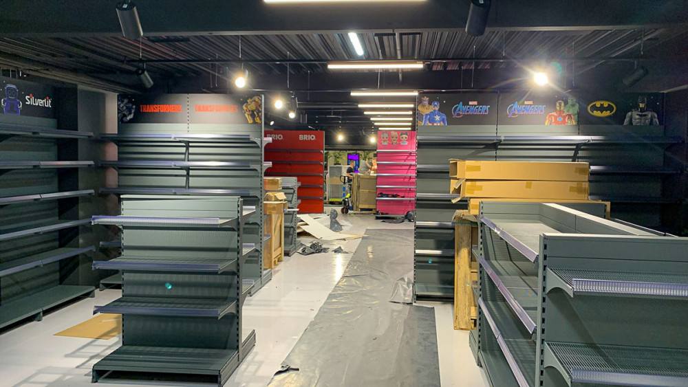 Leverans och montering av butiksutrustning - Kids Coolshop Esbjerg ...